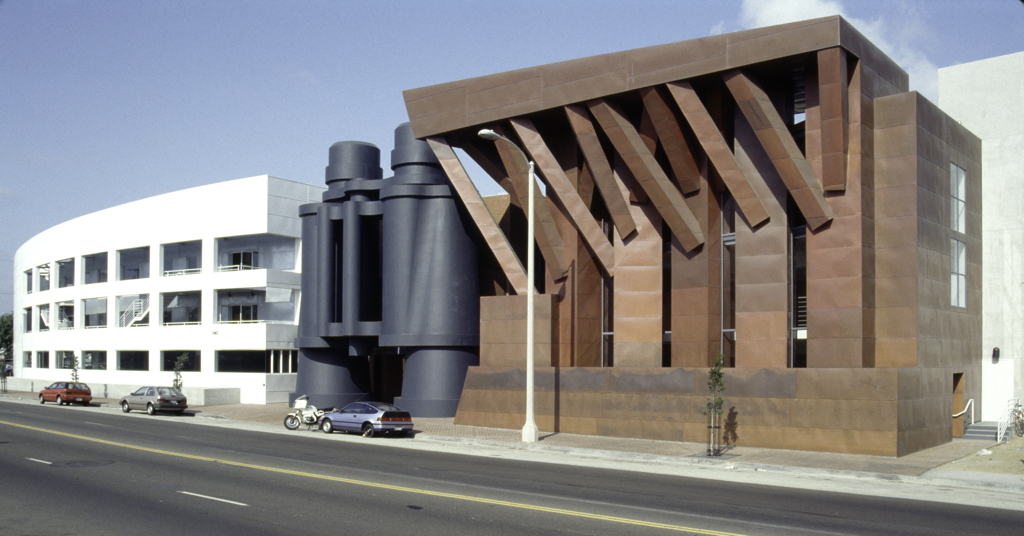 Chiat-Day-Mojo Building : MIT Libraries