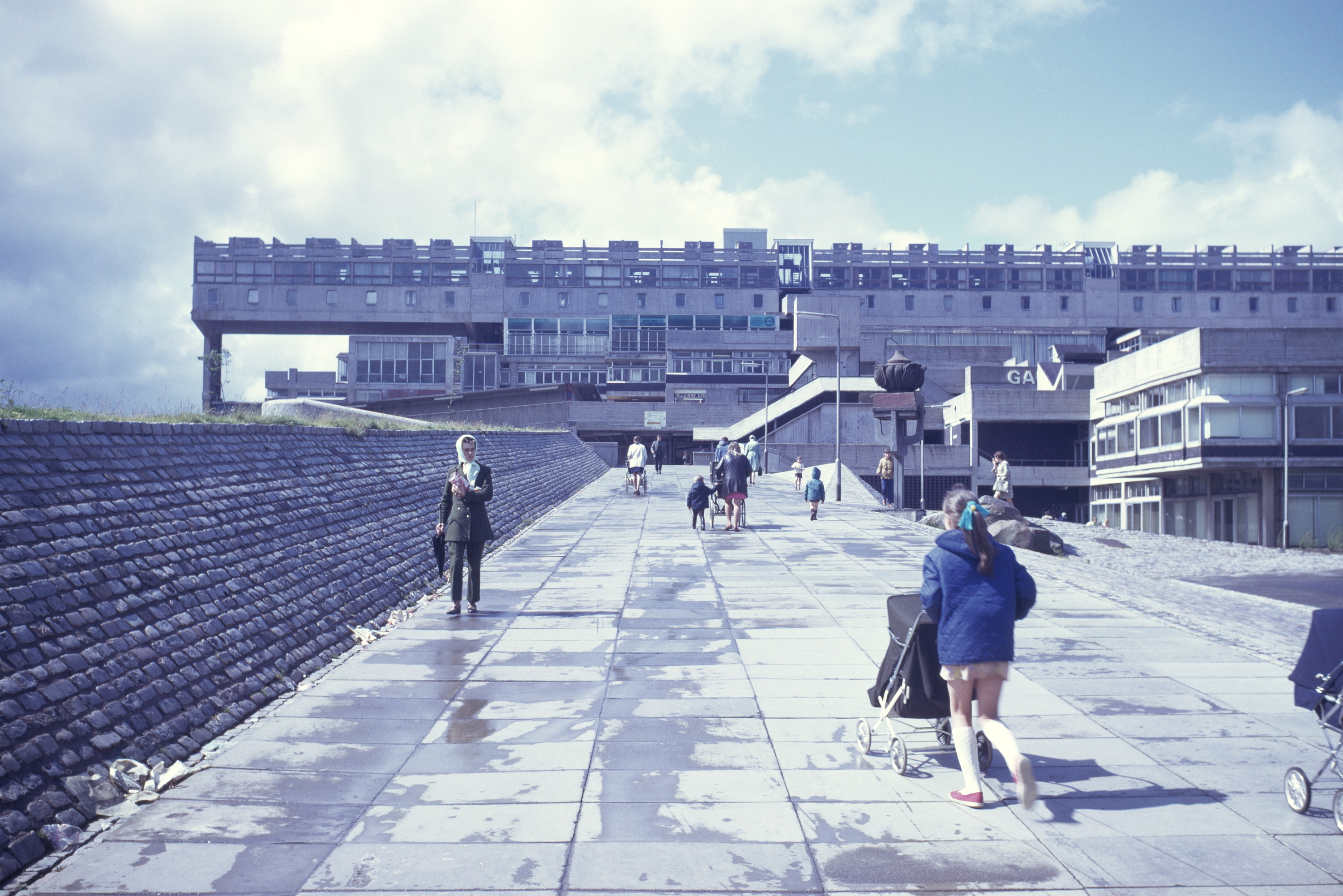 Cumbernauld Town Centre : MIT Libraries