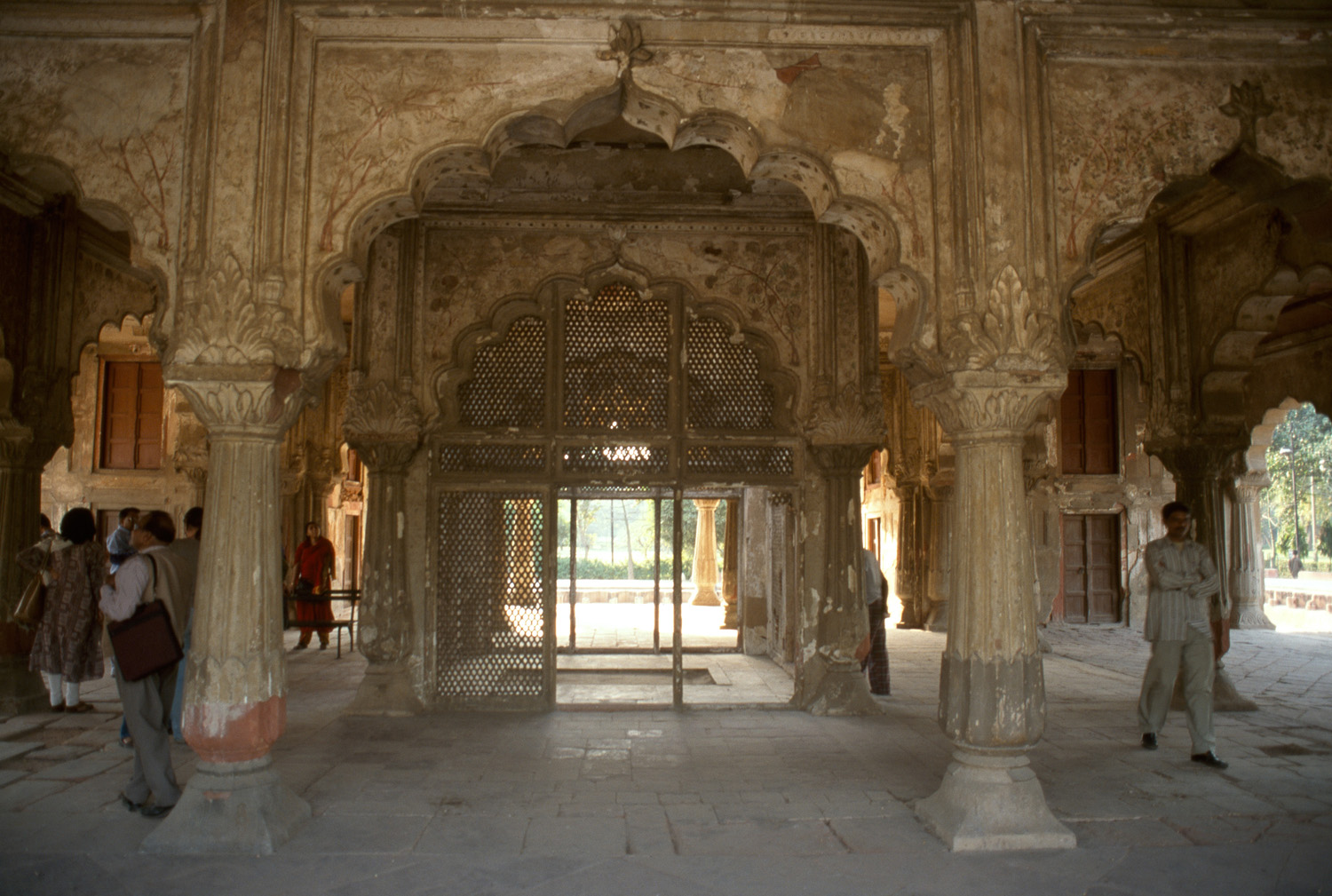 Roshanara Bagh : MIT Libraries